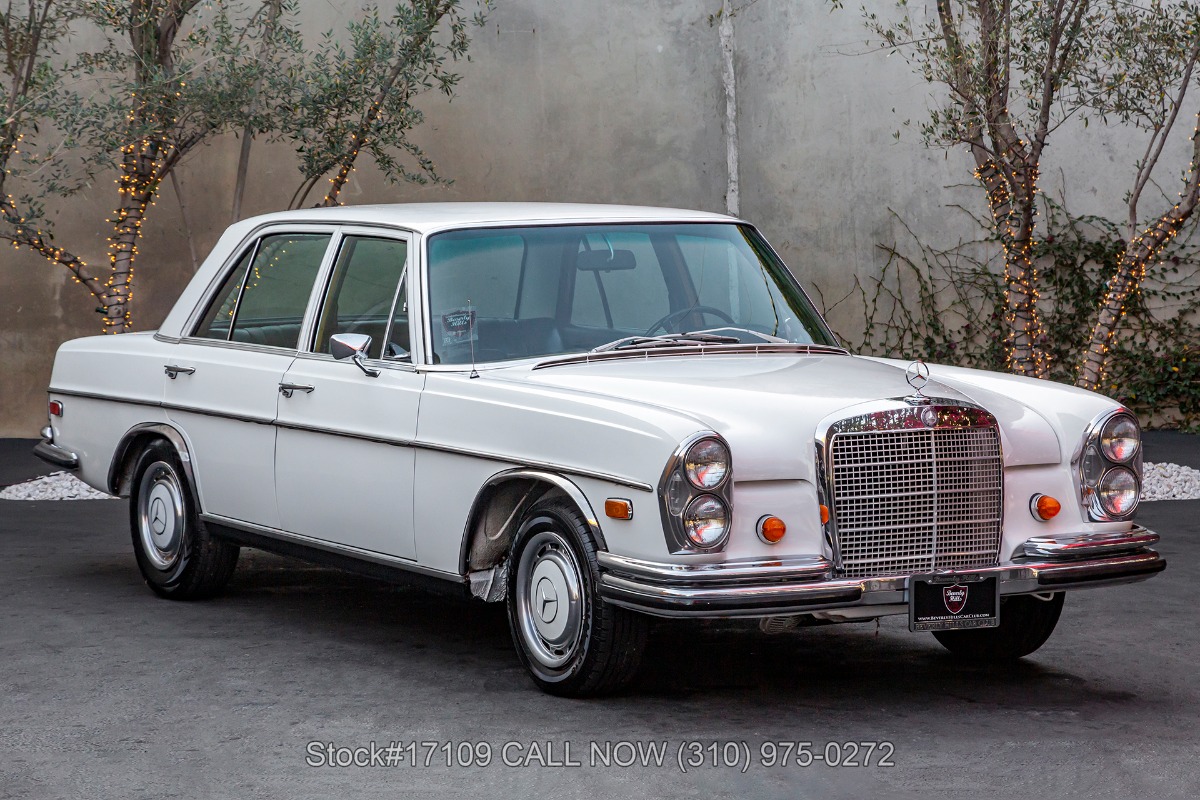1968 Mercedes-Benz 250SE Sedan | Beverly Hills Car Club