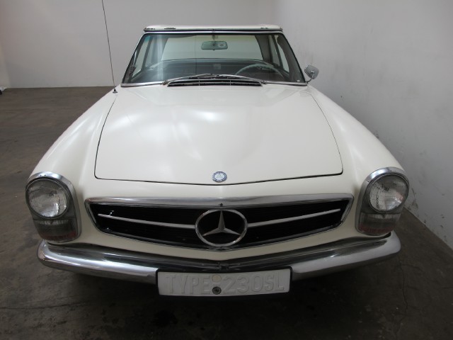1966 Mercedes-Benz 230SL | Beverly Hills Car Club