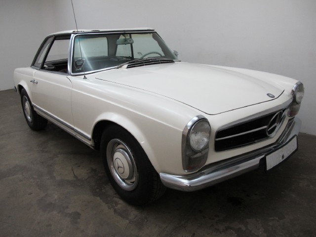 1966 Mercedes-Benz 230SL | Beverly Hills Car Club