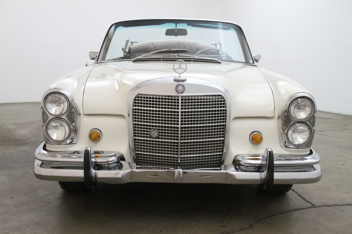 1968 Mercedes-Benz 280SE Cabriolet | Beverly Hills Car Club