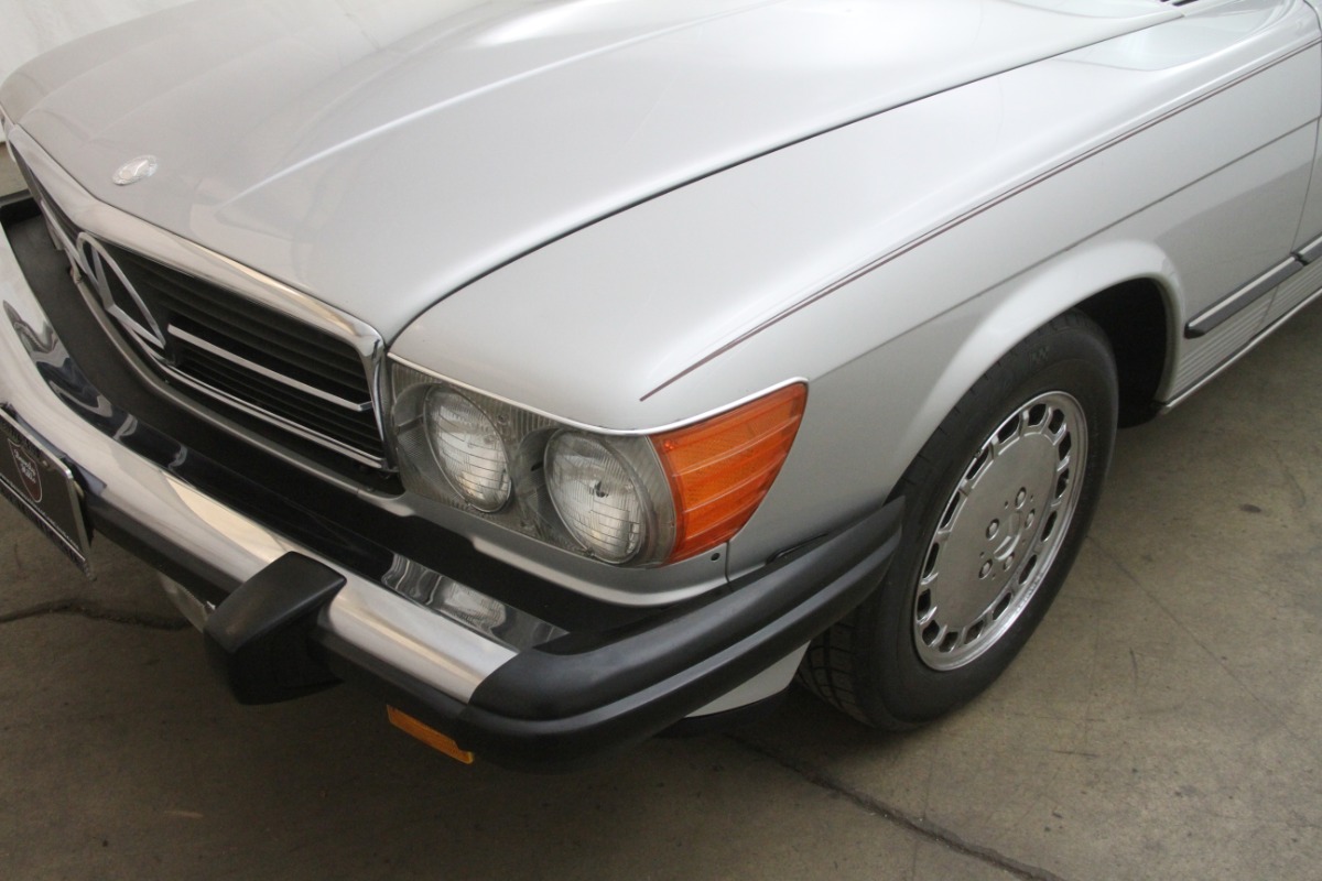 1987 Mercedes-Benz 560SL | Beverly Hills Car Club
