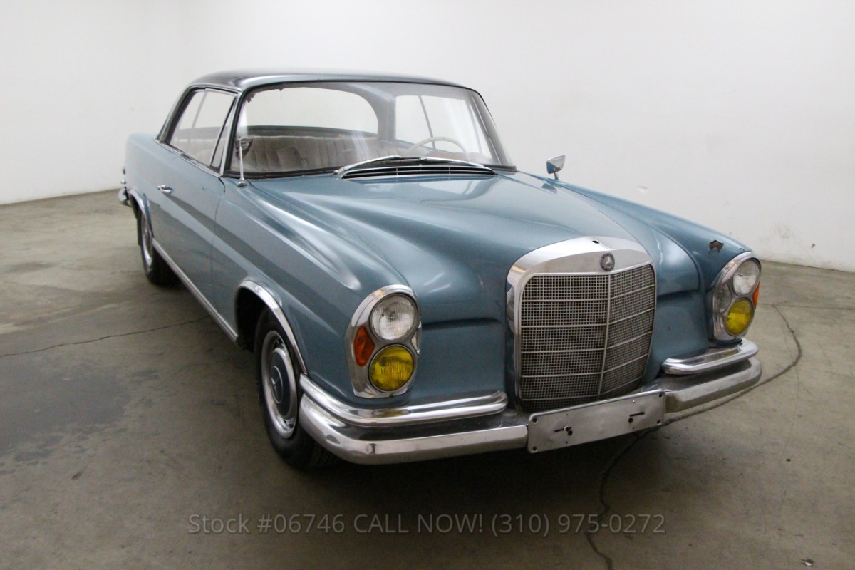 1961 Mercedes-Benz 220SE Coupe | Beverly Hills Car Club